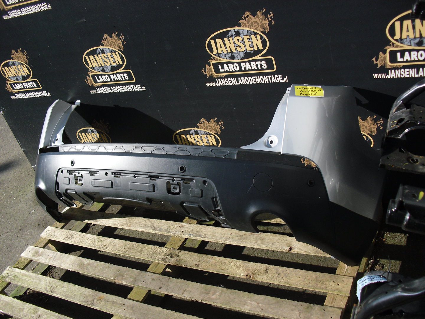 discovery sport L550 achterbumper kaal kleur zilver met pdc en mistlamp ...