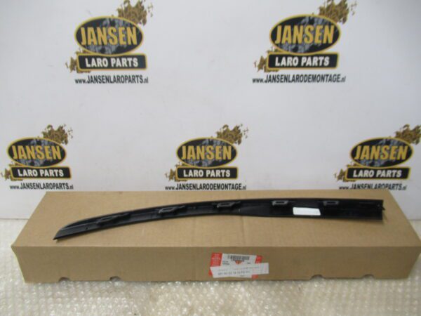 Range Rover L405 inzetstuk rechts voor in bumper - Jansen LaRo demontage